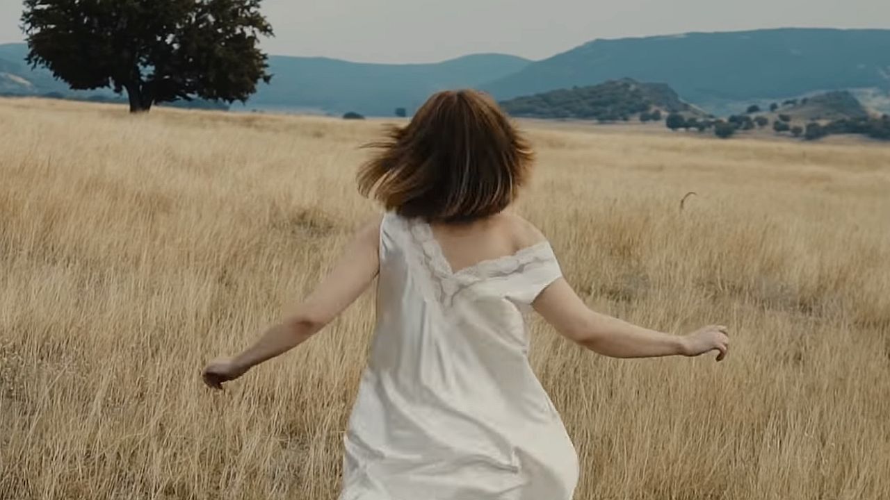 Videoclip: Alexandra Ungureanu - Vântule