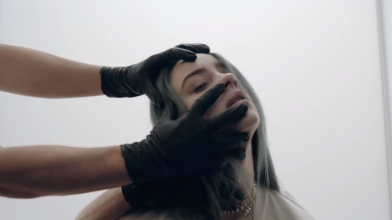 Videoclip: Billie Eilish - bury a friend
