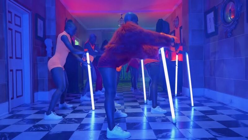 Videoclip: Major Lazer - Run Up (feat. PARTYNEXTDOOR & Nicki Minaj)