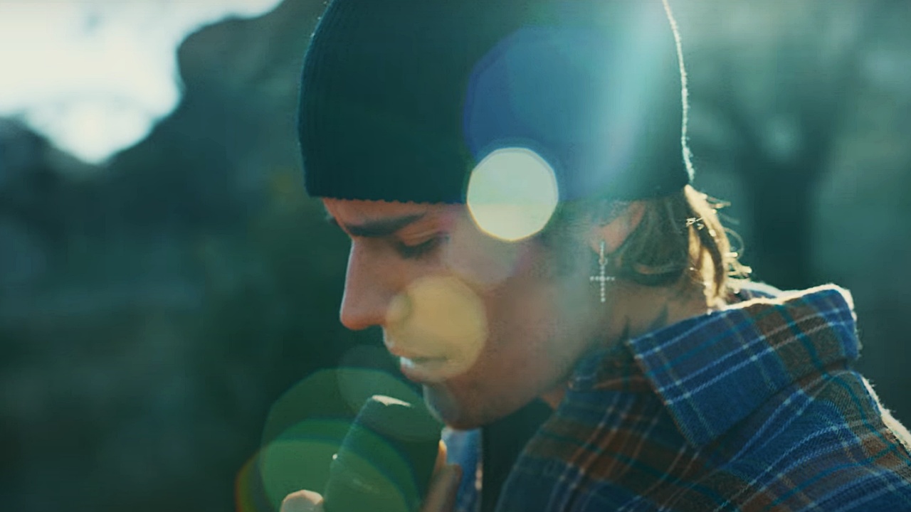 Videoclip: Justin Bieber - Lonely (Official Live Performance)