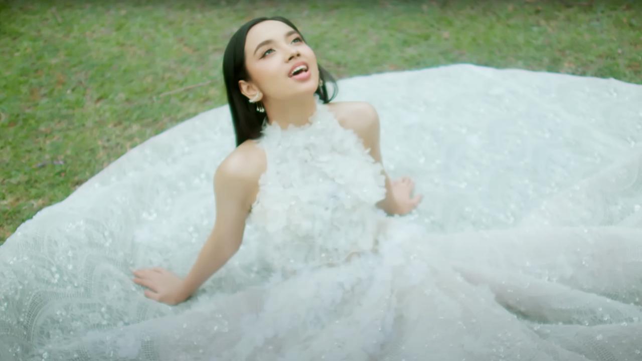 Videoclip: Calum Scott feat. Lyodra - Heaven