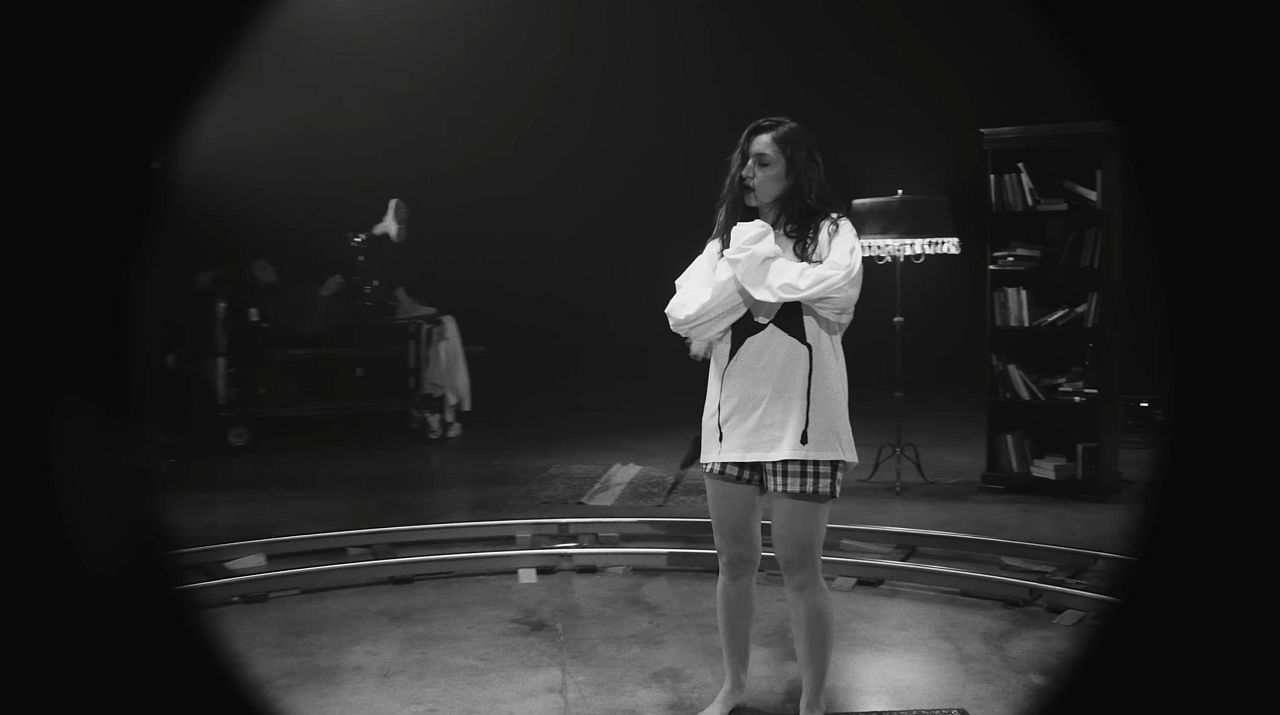 Videoclip: EMAA – Razna