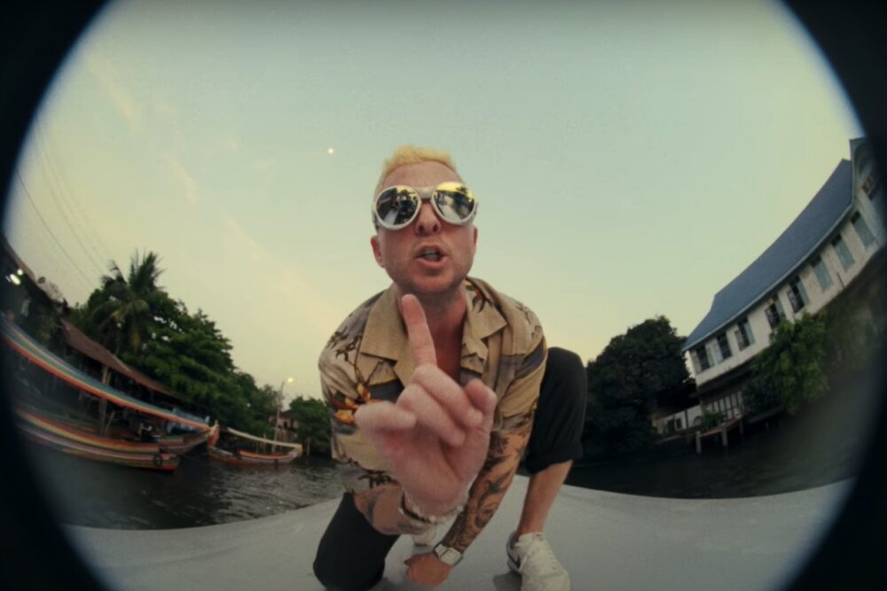 Videoclip: OneRepublic - Runaway