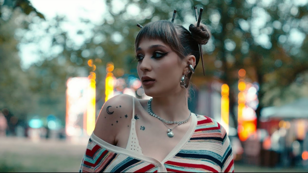Videoclip: Francis On My Mind - Hide