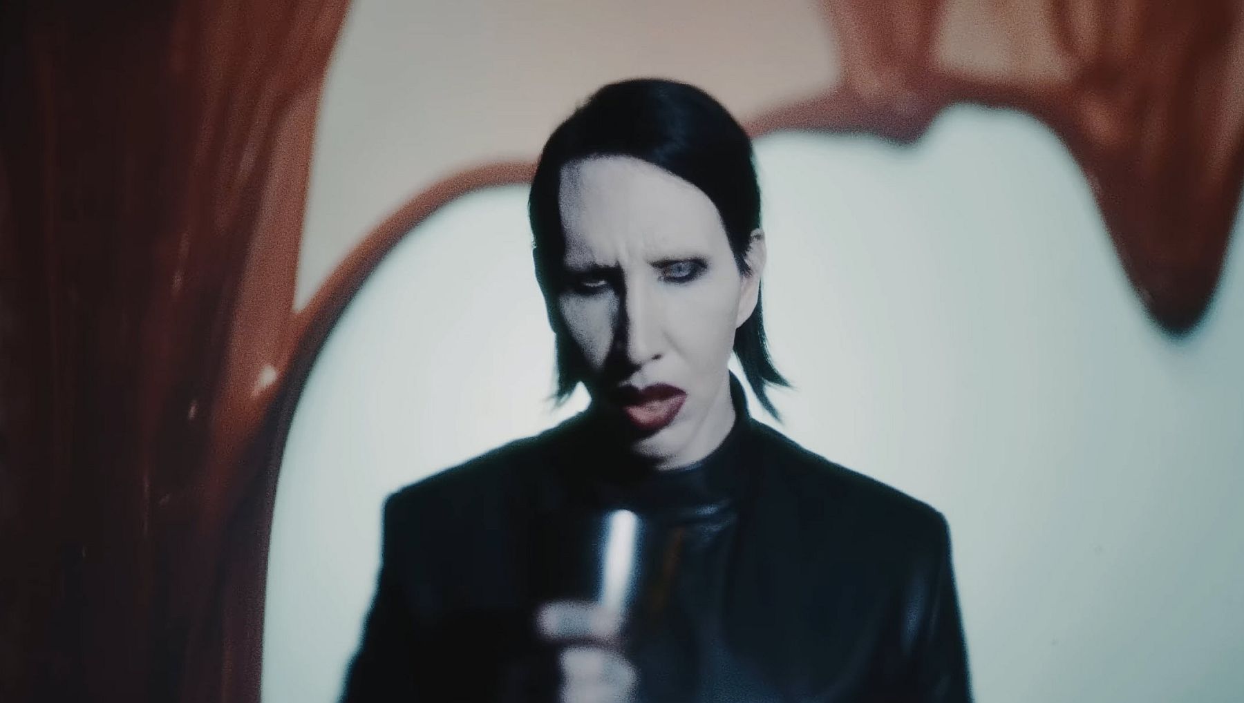 Marilyn Manson a lansat noul album "One Assassination Under God ...