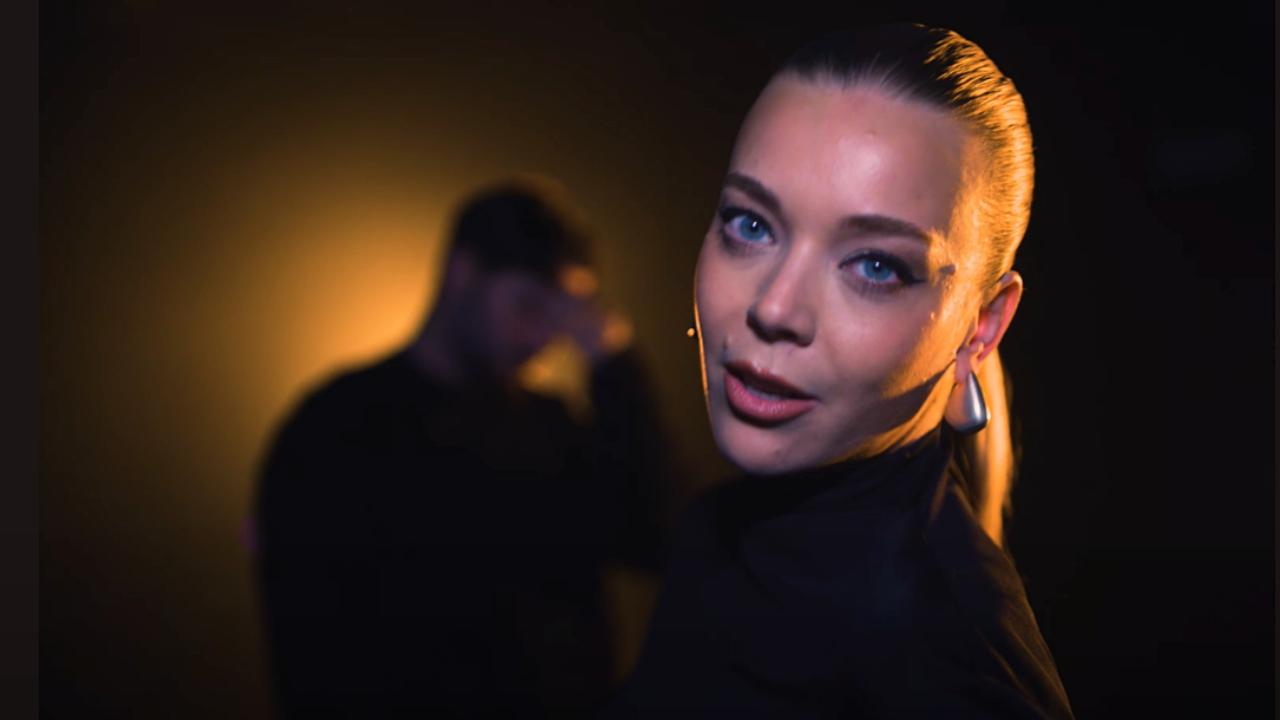 Alesso, Becky Hill - Surrender