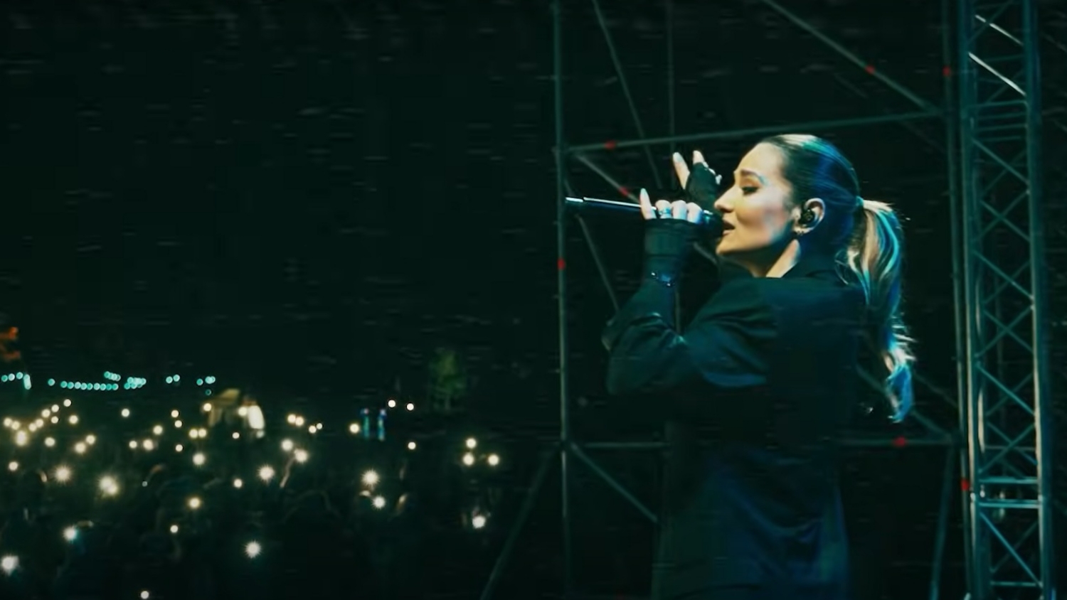 Videoclip: Minelli - Miss You More