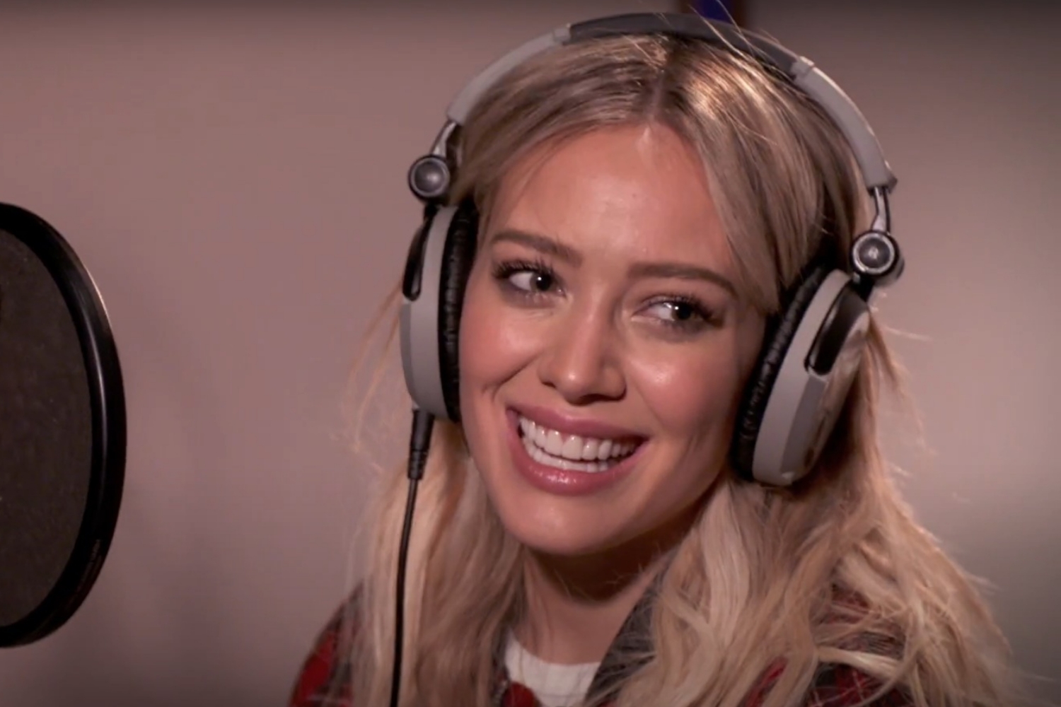 Hilary Duff revine în industria muzicală