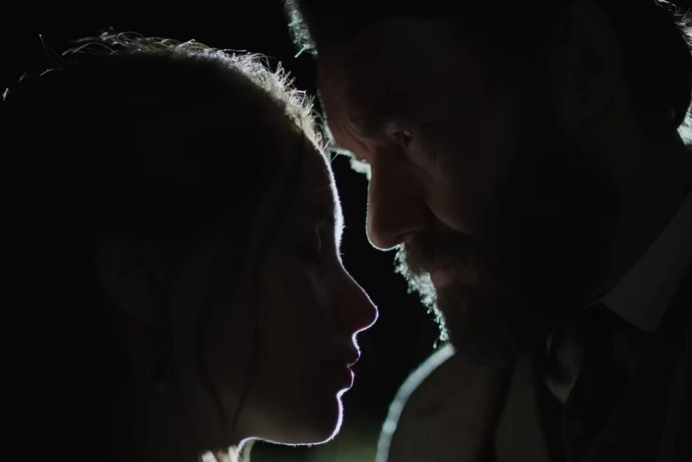 Videoclip: Nick Cave & Bryce Dessner - Train Dreams
