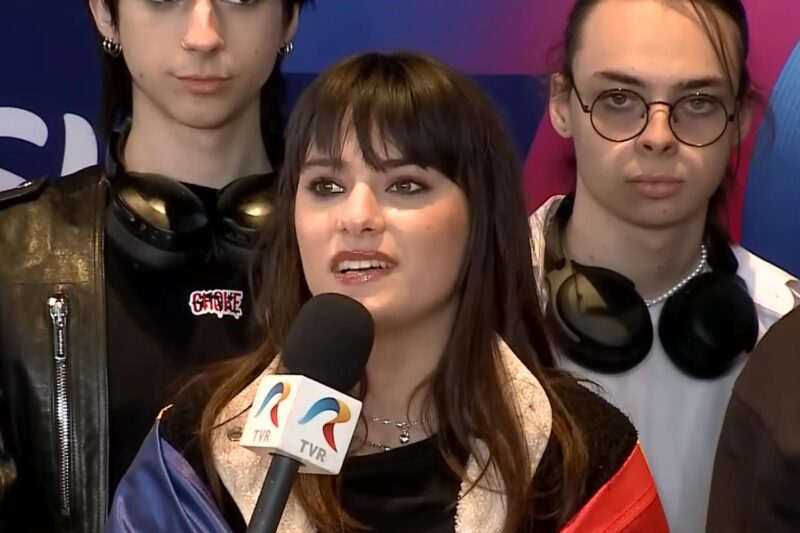 Alexandra Căpitănescu lansează "Heat", "un cântec fierbinte și metal ...